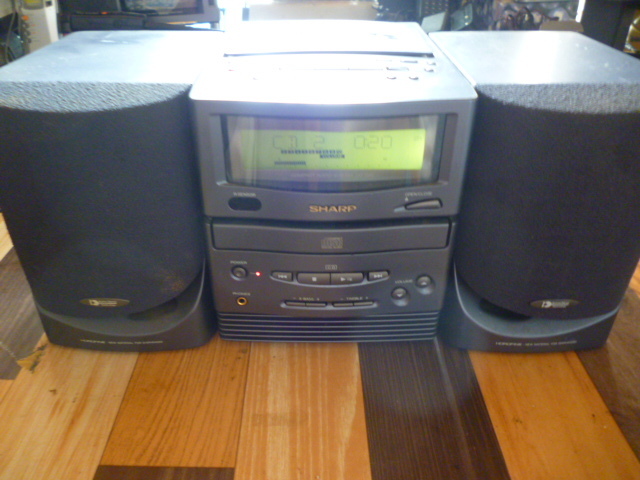 SHARP CDラジカセコンポ CD-Q10-H 作動難ありジャンク(システムコンポ)｜売買されたオークション情報、yahooの商品情報をアーカイブ公開 - オークファン（aucfan.com）