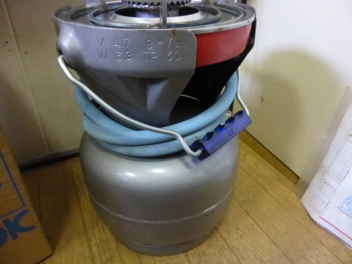 Yahoo!オークション - 中古 2kg LPボンベ付き 一口コンロ ミニクック ...