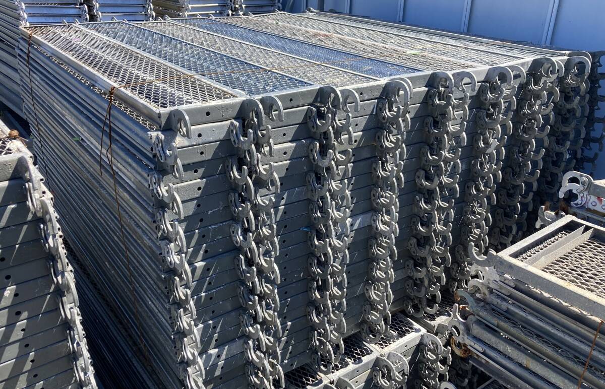 仮設足場資材 ハーフアンチ 踏板 2518 1枚単価2 468円 平和技研 信和 KRH KYC 三栄使用可 カチコミ足場 他の材料もあり(足場台、足場板)｜売買されたオークション情報 ...