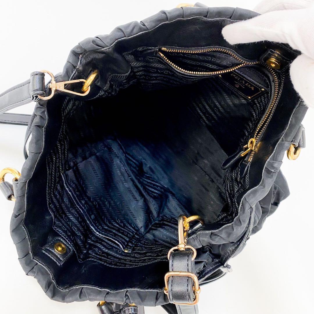 メール便不可】 ✨美品✨プラダ トートバッグ A4可能 ギャザー メール便不可】 ✨美品✨プラダ トートバッグ A4可能 ギャザー