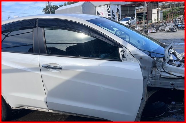 Yahoo!オークション - ヴェゼル RU4 フロントドア右 管理番号 5013