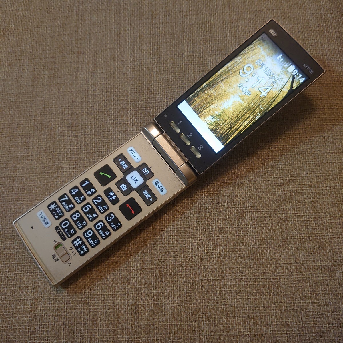 Yahoo!オークション - 美品 KYF36 au ゴールド