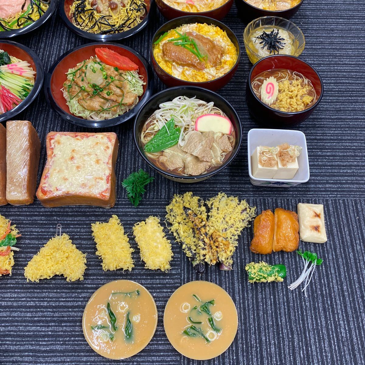 refle 食品サンプル 実寸大 カツ丼 天丼 パスタ 天ぷら パン バラ 現状品 丼13点以上 リアル(食品サンプル)｜売買されたオークション情報、yahooの商品情報をアーカイブ公開 ...