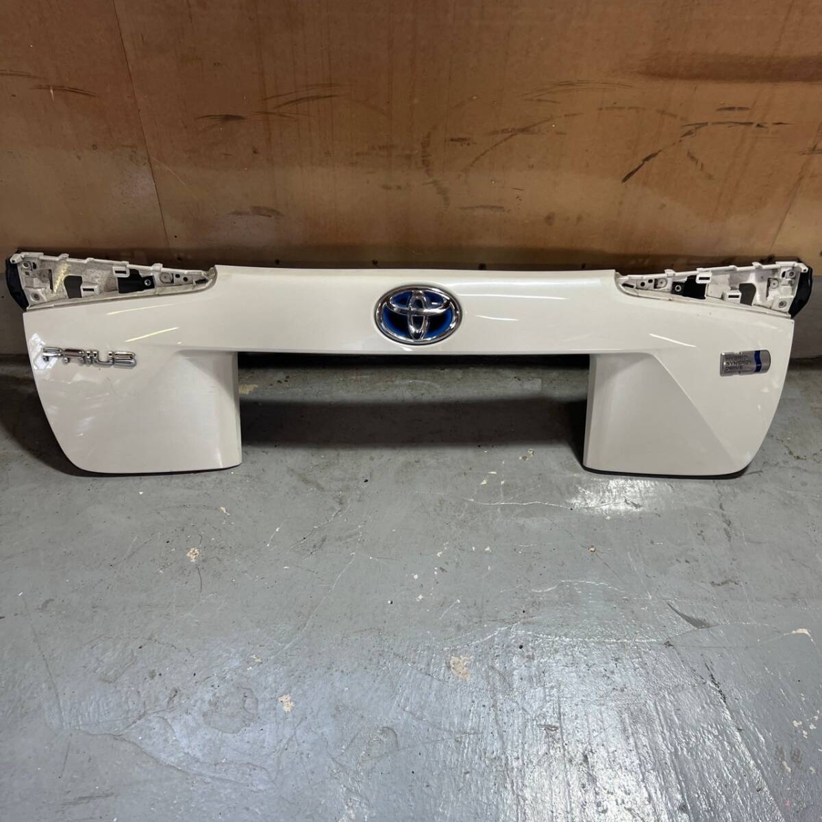 Yahoo!オークション - トヨタ ZVW50 ZVW51 ZVW55 50系 プリウス 後期 ...