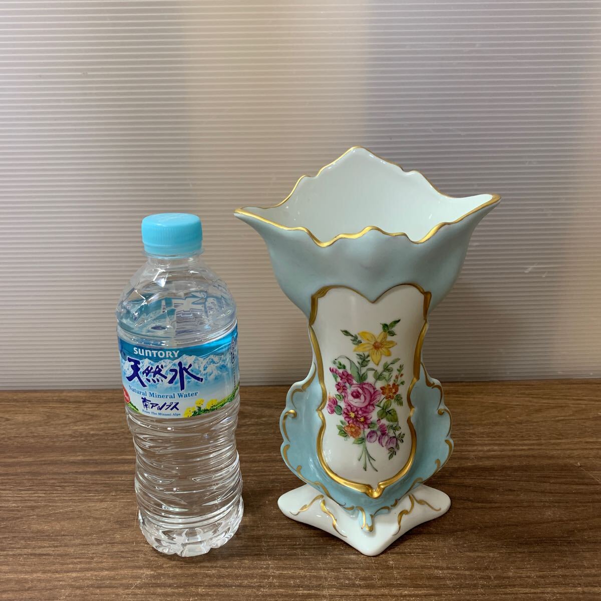 おしゃれ花瓶 花柄 手描き 高さ約24cm 花器 花入 インテリア アンティーク D6(花瓶)｜売買されたオークション情報、yahooの商品情報をアーカイブ公開 - オークファン（aucfan ...