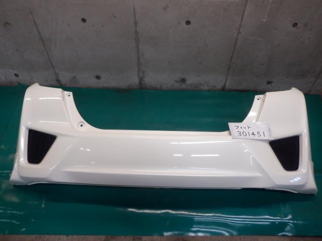 Yahoo!オークション - フィット DBA-GK3 RバンパーASSY NH624P