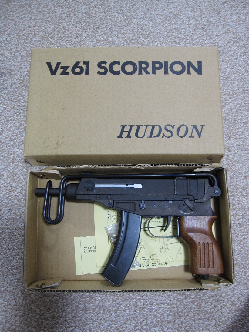 Yahoo!オークション - ハドソンVz61スコーピオン金属製モデルガンSMG刻...