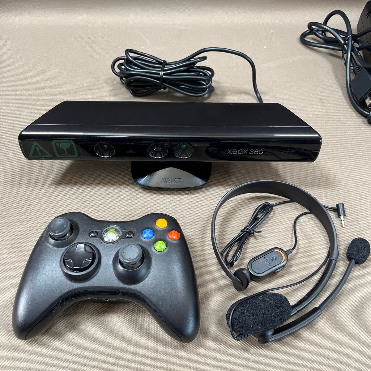 Yahoo!オークション - Microsoft XBOX360 本体 Model 1439 250GB KINEC...
