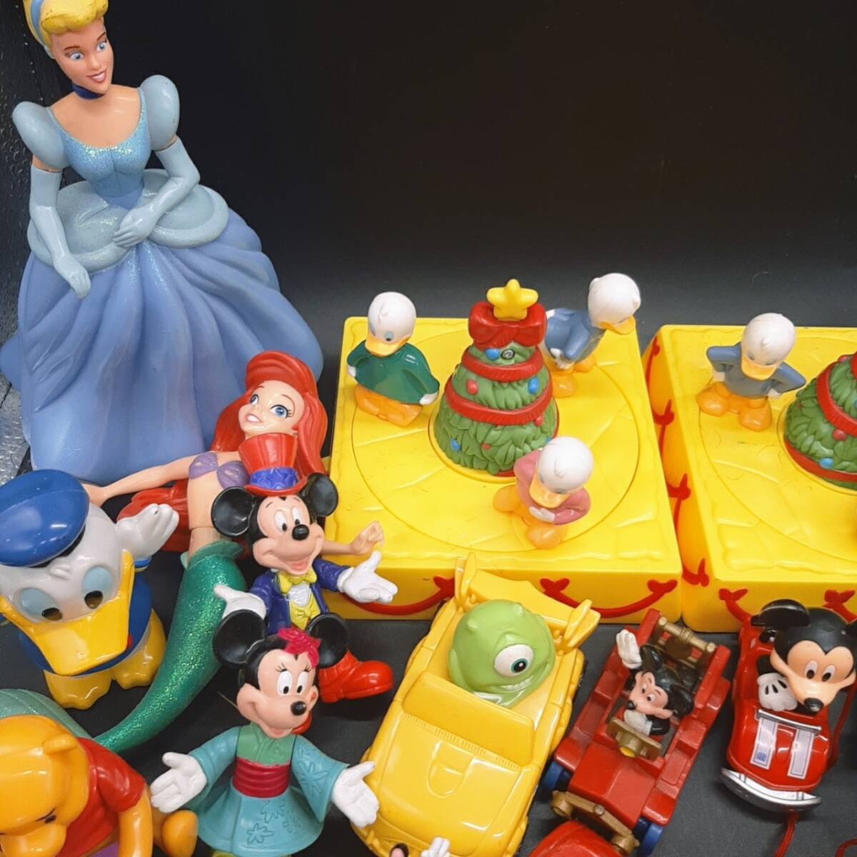 Yahoo!オークション - k102 DISNEY ディズニー ミニフィギュア キーホ...