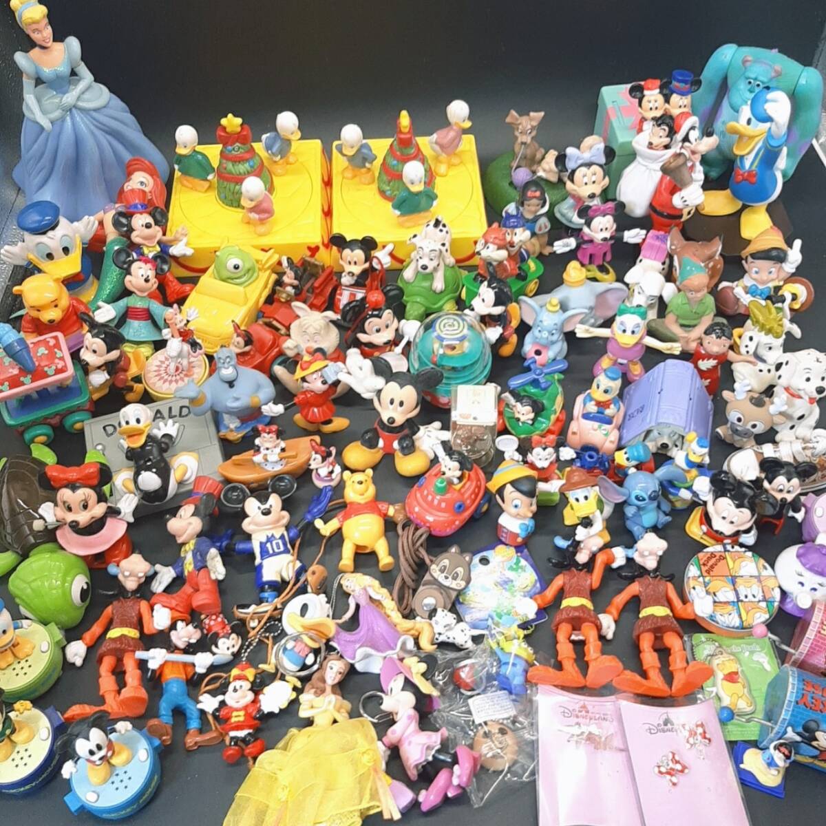 Yahoo!オークション - k102 DISNEY ディズニー ミニフィギュア キーホ...