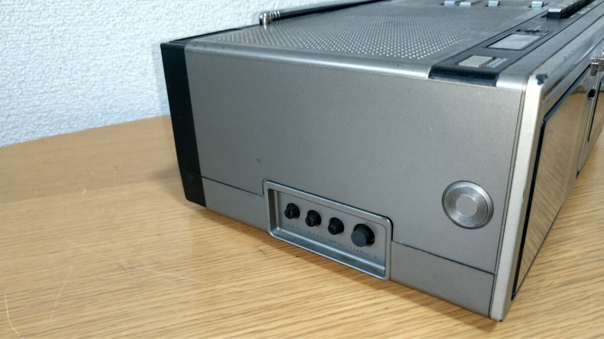 Yahoo!オークション - HITACHI 日立 昭和レトロ家電 ラジオカセットテ...