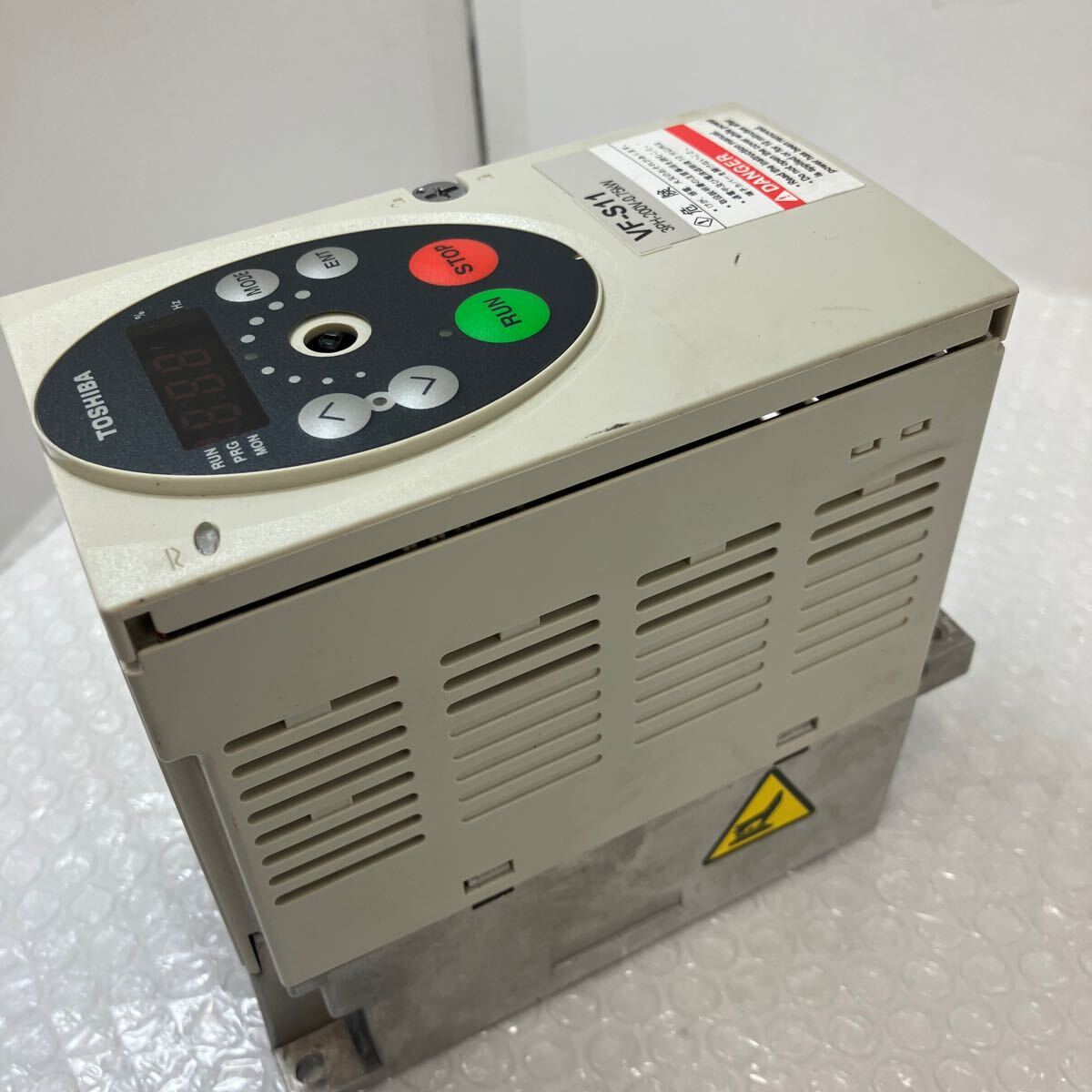 Yahoo!オークション - I 東芝 TOSHIBA インバーター VF-S11 3PH-200V-...