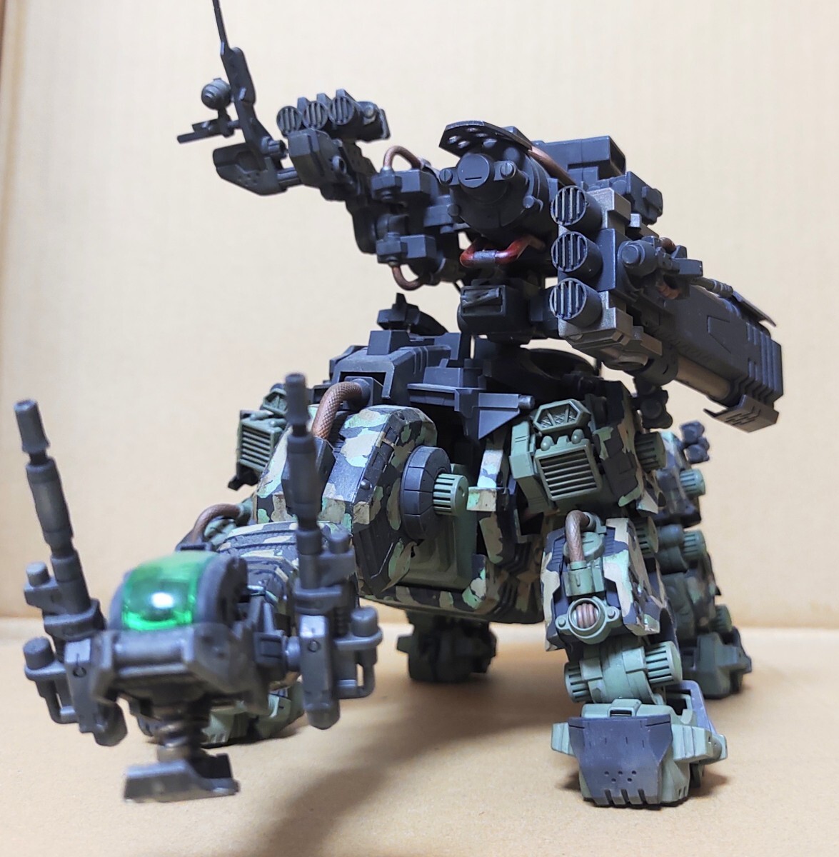 Yahoo!オークション - 全塗装 コトブキヤ HMM ダークホーン ゾイド ZOI...