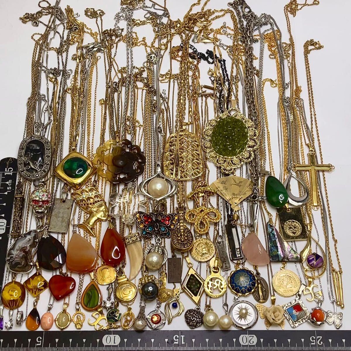 Yahoo!オークション - 1円 トップ付き ネックレス 70本以上まとめて 大...