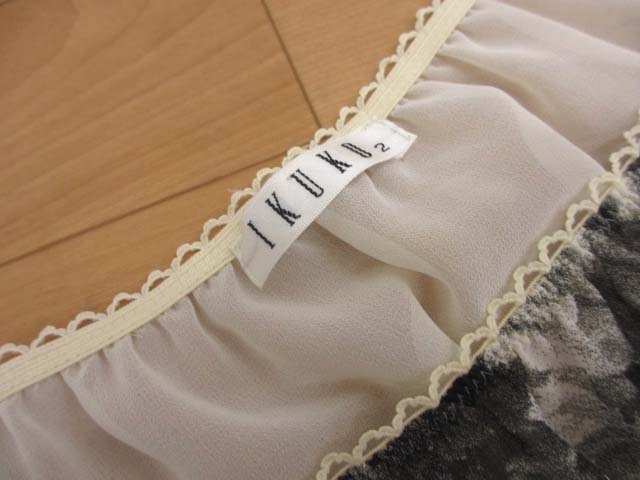 Yahoo!オークション - 【Y】美品 イクコ IKUKO レーストリム 花柄 シフ...