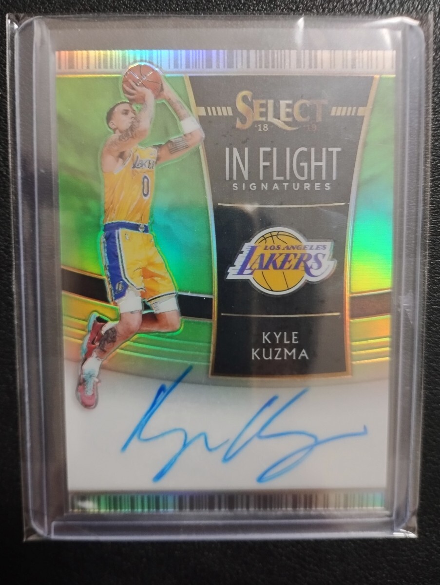 1円 2018-19 KYLE KUZMA SELECT IN FLIGHT NEON GREEN /99 AUTO PRIZM LAKERS SGC 直筆サインカード(バスケットボール ...