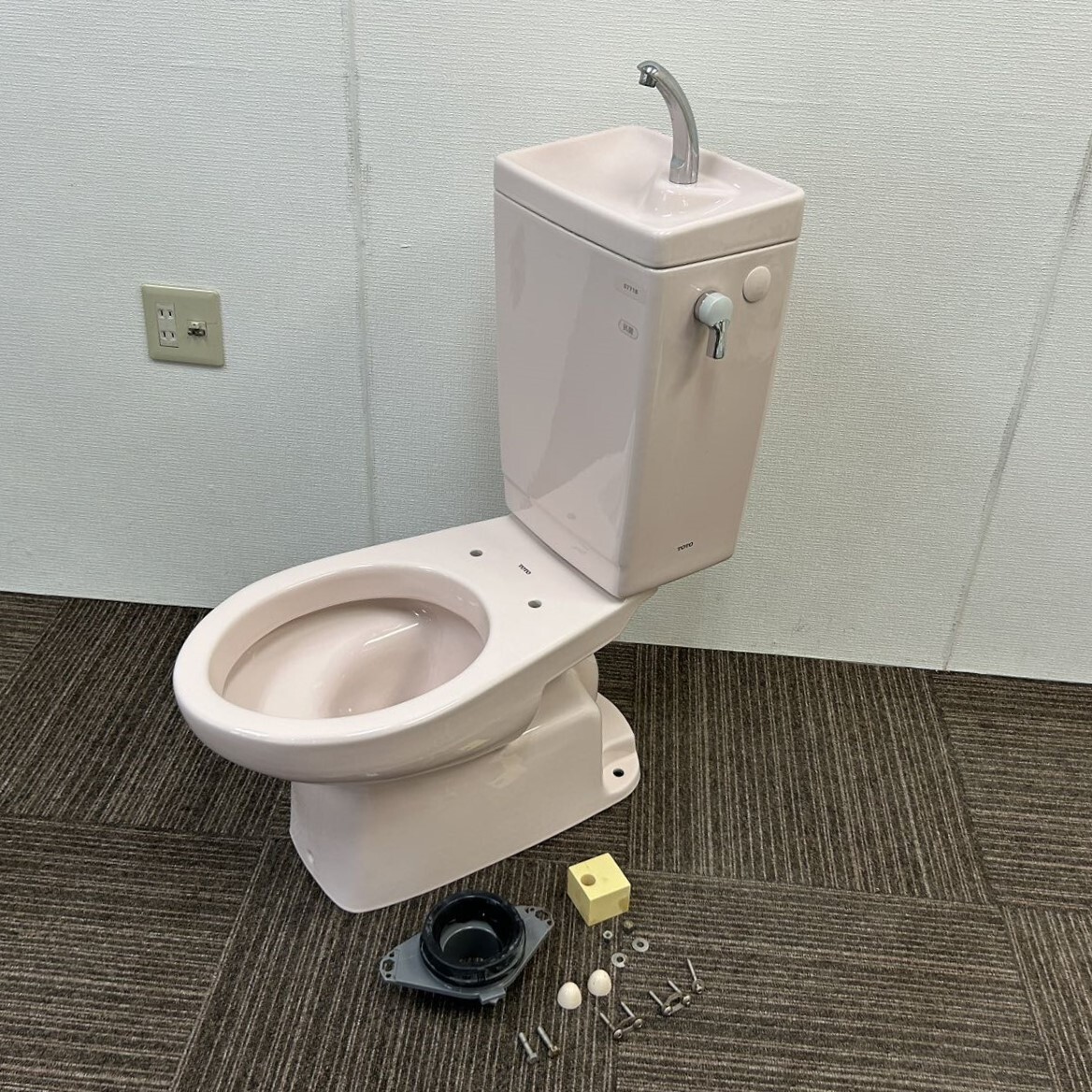 Yahoo!オークション - 【美品】TOTO トイレ便器(床下排水) 洋式便器「C...