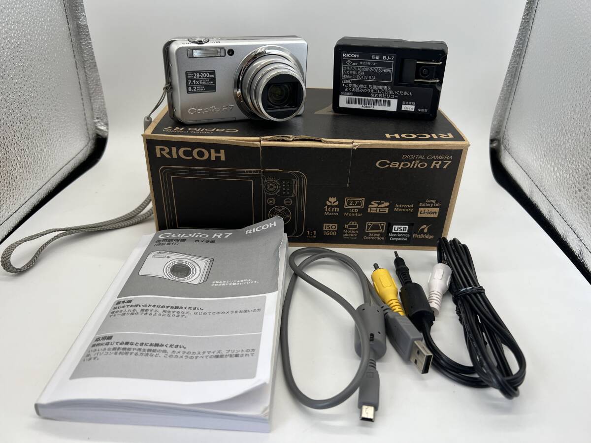 Yahoo!オークション - RICOH Caplio R7 コンパクトデジタルカメラ デジ...
