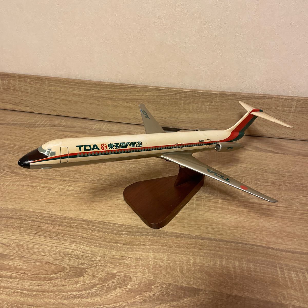 Yahoo!オークション - 飛行機模型 TDA 東亜国内航空 DC-9
