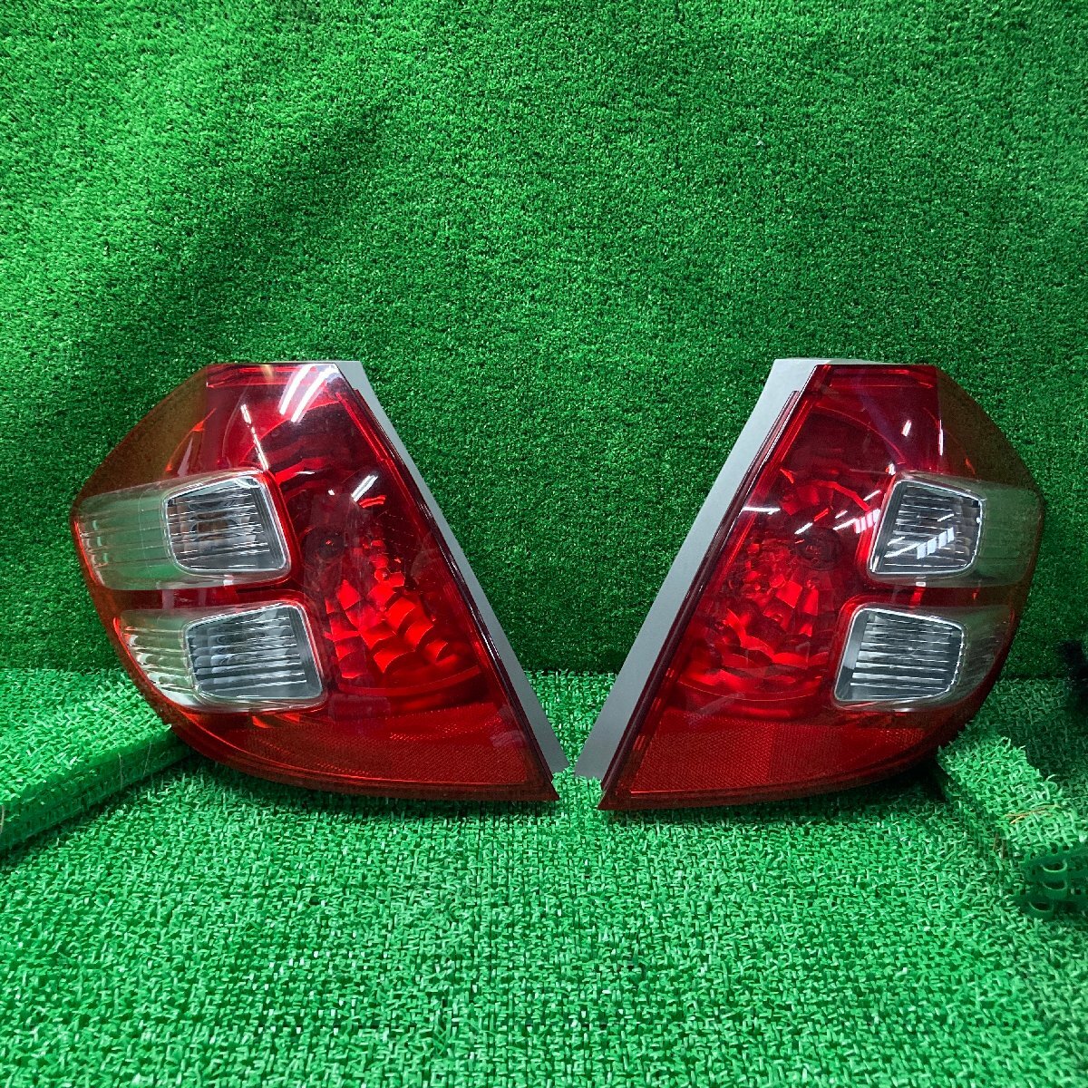 Yahoo!オークション - フィット GE6 G 左右 テールランプ テールライ...