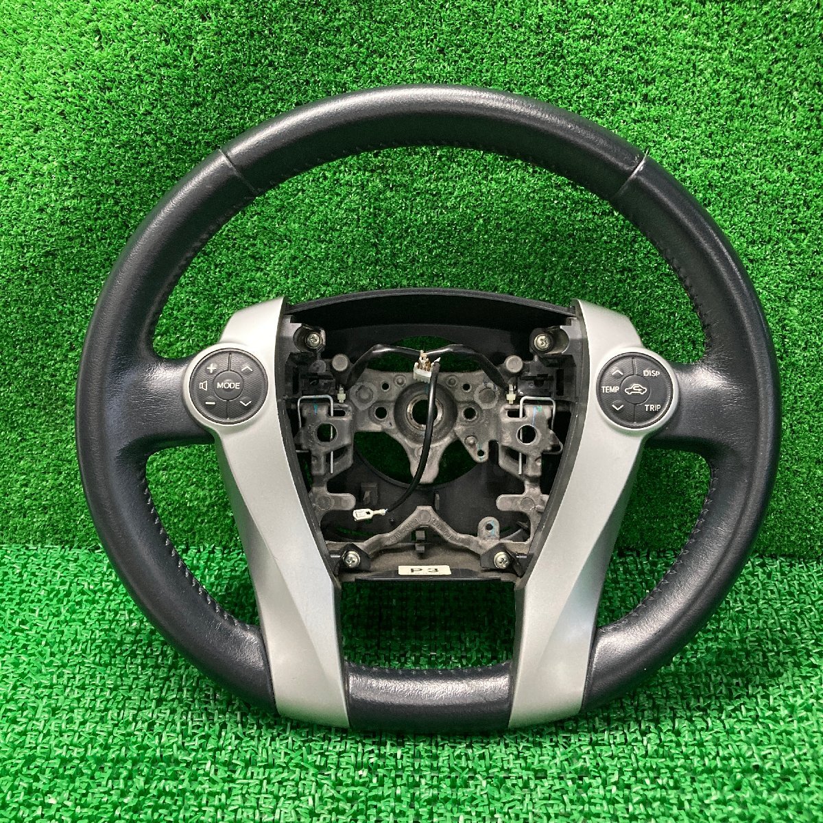 アクア NHP10 ハンドル ステアリング W7711(ステアリング、ハンドル本体)｜売買されたオークション情報、yahooの商品情報をアーカイブ公開 - オークファン（aucfan.com）