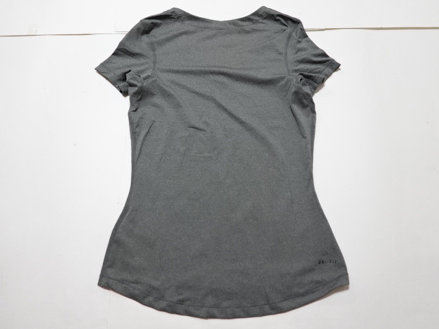 0819 ナイキ NIKE PRO 半袖 トレーニングシャツ M に近い(ナイロン)｜売買されたオークション情報、yahooの商品情報をアーカイブ公開 - オークファン（aucfan.com）