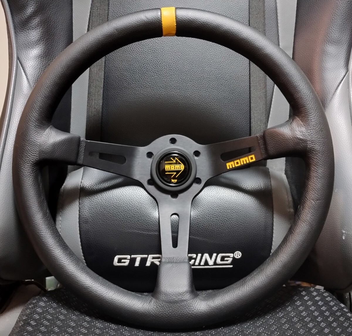 正規品 MOMO モモ mod.08 φ35 350mm ブラックレザー(ステアリング、ハンドル本体)｜売買されたオークション情報、yahooの商品情報をアーカイブ公開 - オークファン ...
