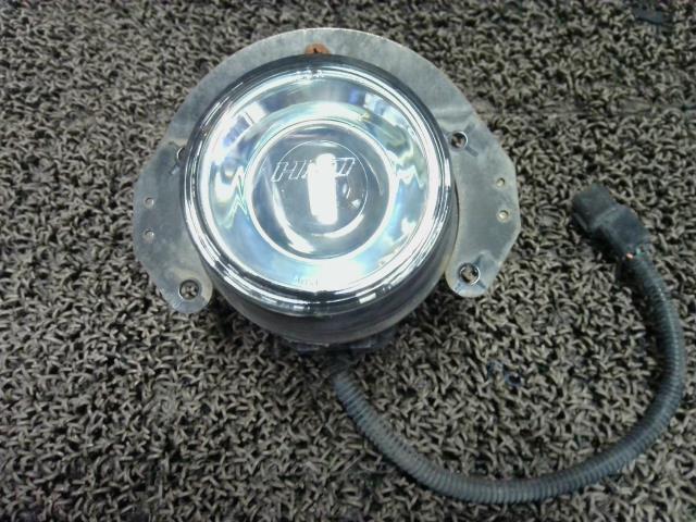 Yahoo!オークション - パジェロ ADC-V98W 右フォグランプ