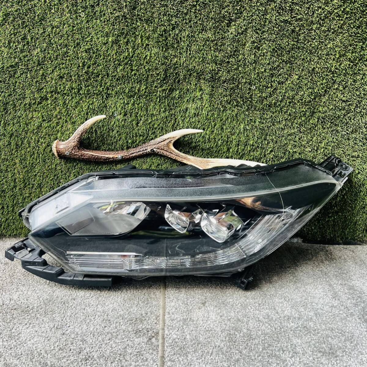 Yahoo!オークション - ヴェゼル RU 【《RU3 RU4》】 純正 左ヘッドライ...