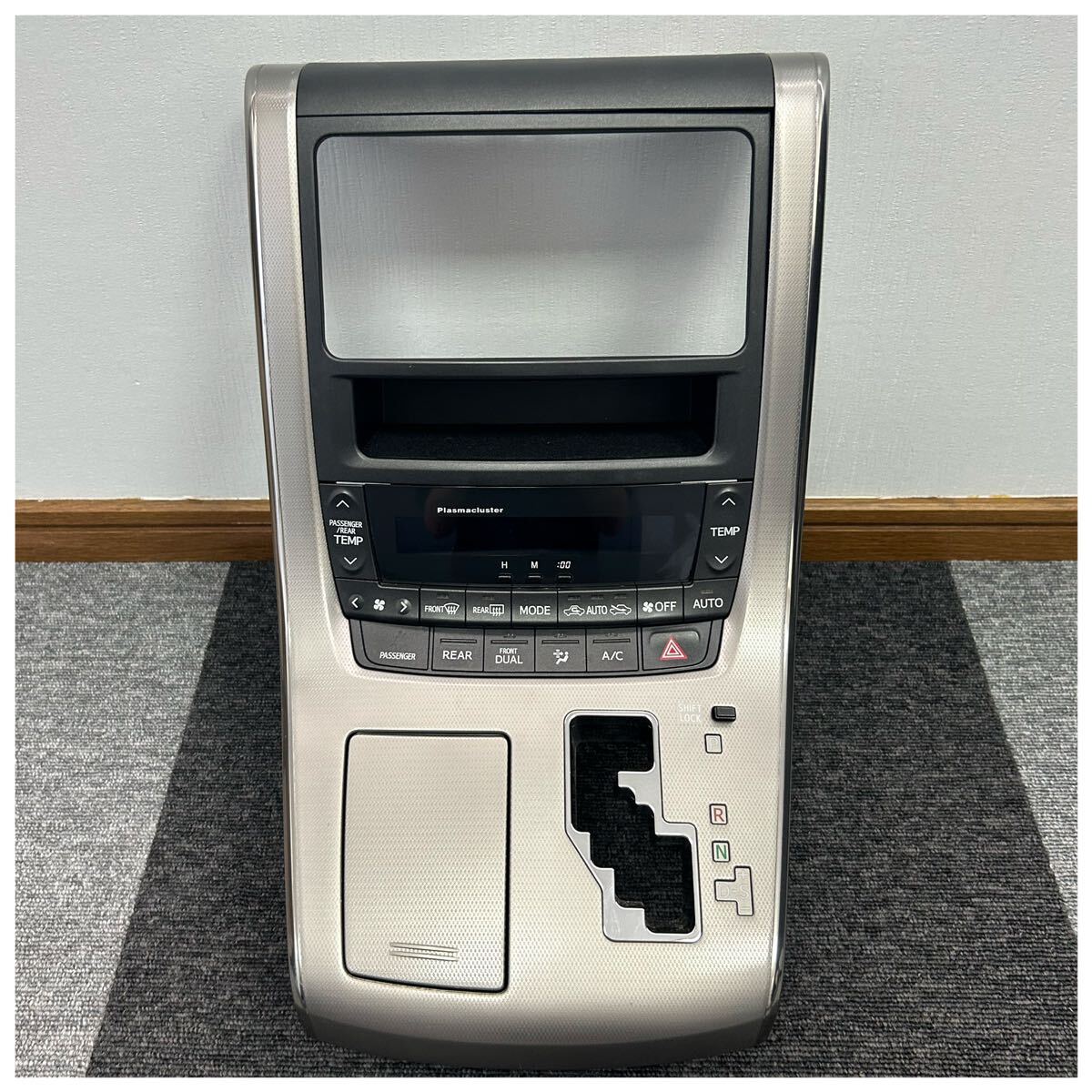 Yahoo!オークション - アルファード 20 DBA-GGH20W純正 センターパネル...