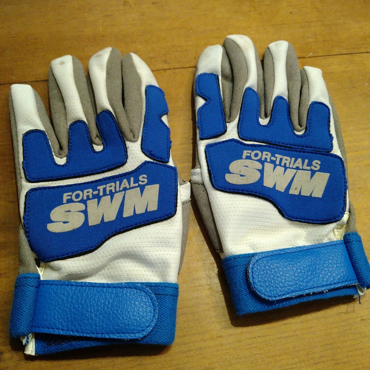 Yahoo!オークション - SWM トライアルグローブ トラ車RTLセロー