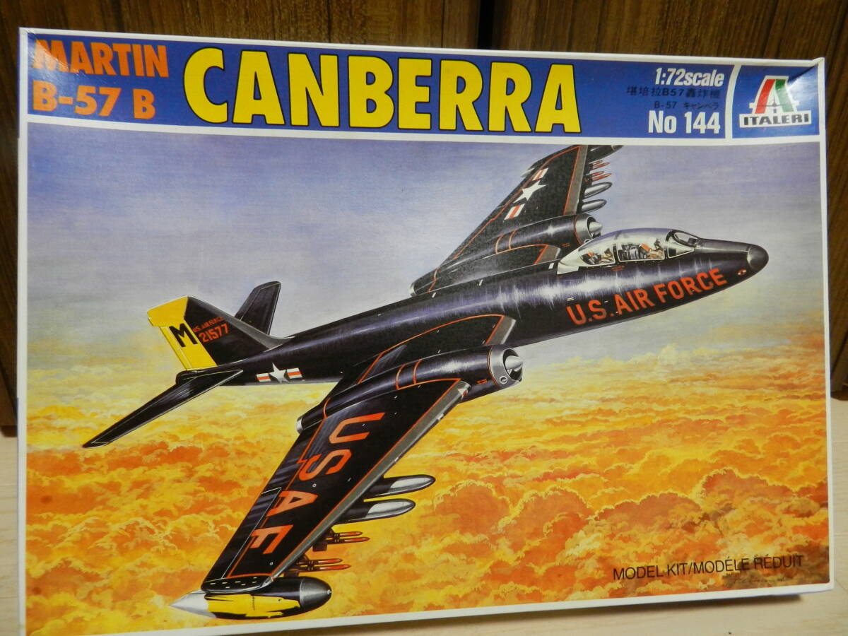 Yahoo!オークション - 1／72 B-57B CANBERRA（キャンベラ） ＜イタ...