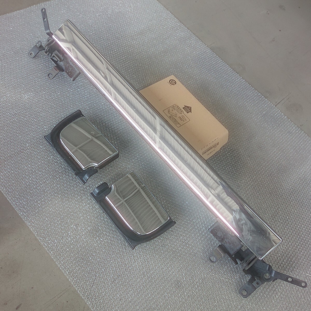 Yahoo!オークション - グランドプロフィア バンパー グリル 足かけ A08...