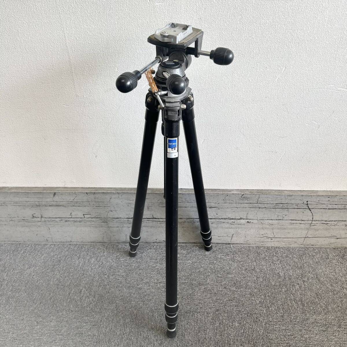 GITZO G1312 三脚 G 1370 M 雲台 velbon QRA-667 ベルボン ジッツオ(三脚)｜売買されたオークション情報、yahooの商品情報をアーカイブ公開 ...