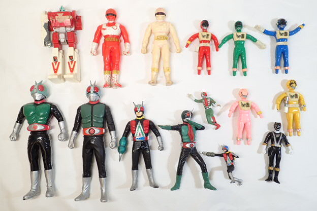 Yahoo!オークション - 8194[M]大量 フィギュア/当時物/電撃戦隊チェン...