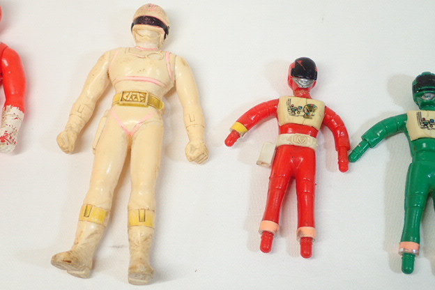 Yahoo!オークション - 8194[M]大量 フィギュア/当時物/電撃戦隊チェン...