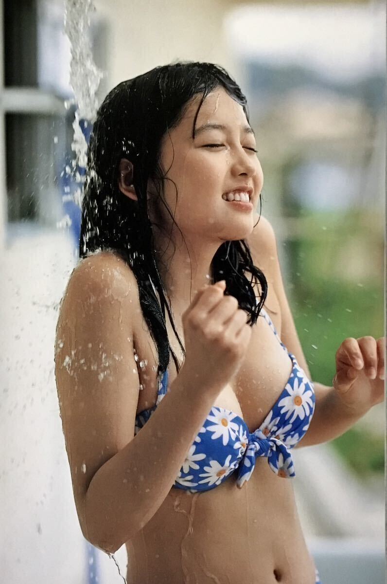 Yahoo!オークション - 三津谷葉子 写真集 Zinnia 美女 巨乳 水着 美尻...