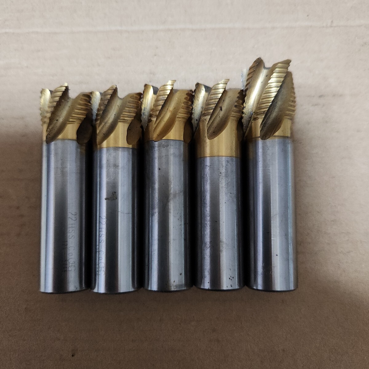 Yahoo!オークション - カット使用済みエンドミル OSG 5枚刃 φ22 5本