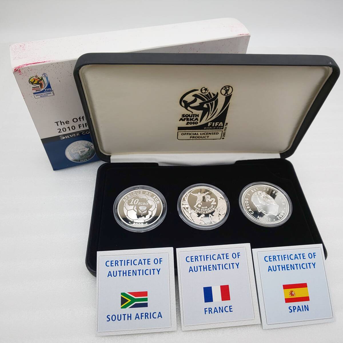 2010 FIFA WORLD CUP SOUTH AFRICA 2010 FIFAワールドカップ 南アフリカ大会 公式記念コイン 銀貨 3枚セット ケース付き(アフリカ)｜売買された ...