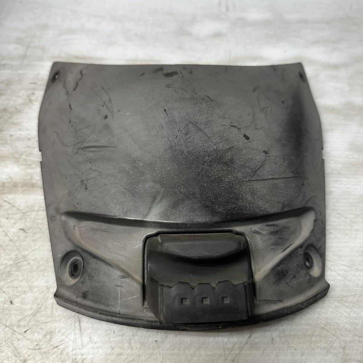 Yahoo!オークション - C05-3 スズキ アドレスV125S CF4MA シート下カバ...