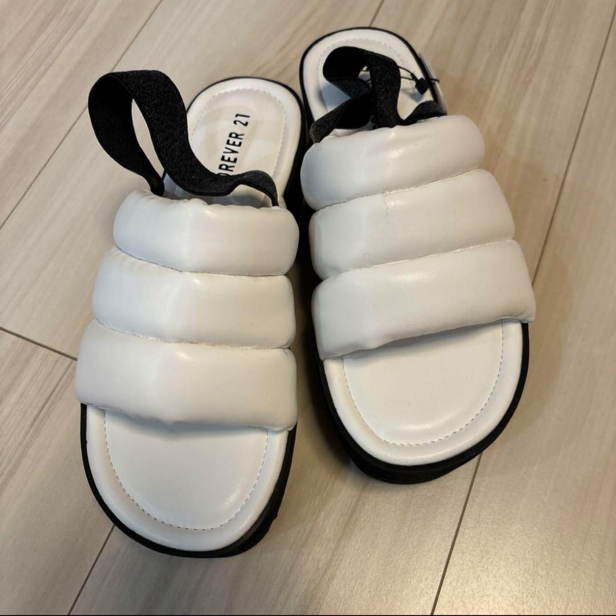 新品 アッパークッションサンダル FOREVER 21 フォーエバー21 新品 アッパークッションサンダル FOREVER 21 フォーエバー21