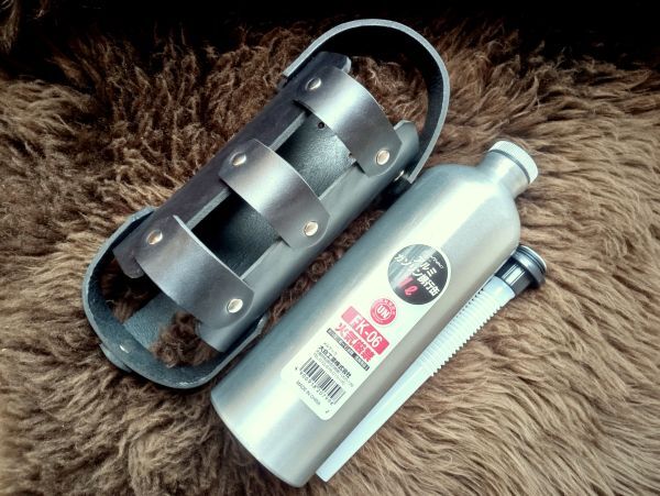Yahoo!オークション - メルテックFK-06(1L携行缶)＆レザーホルダーセッ...