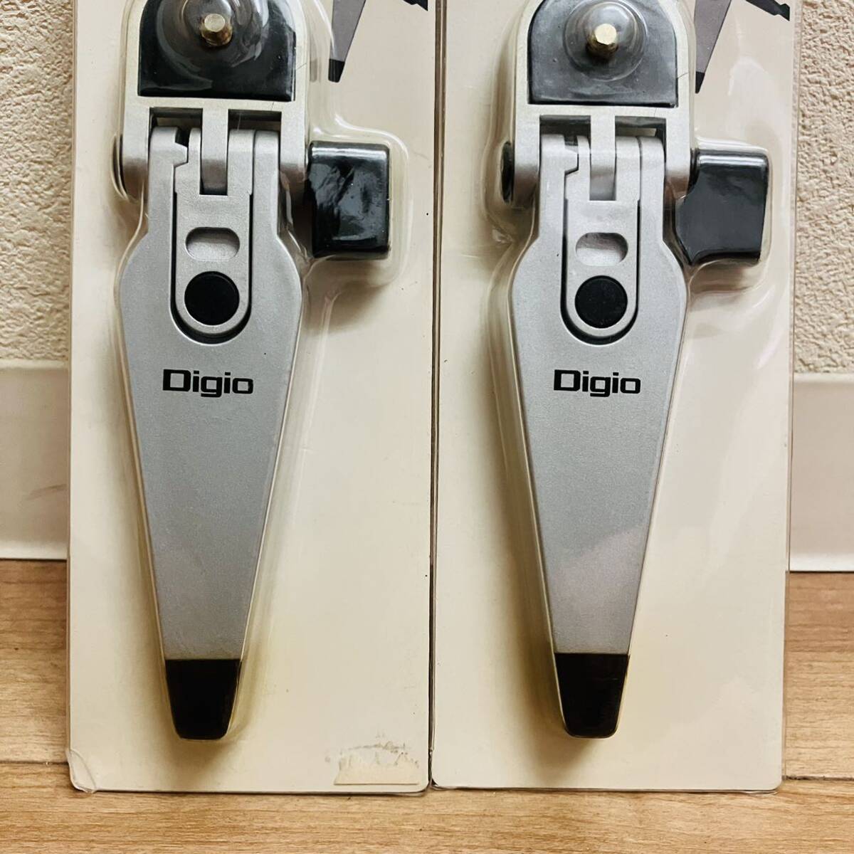 Yahoo!オークション - 未使用 ミニ三脚 Digio ロアス 2ケセット