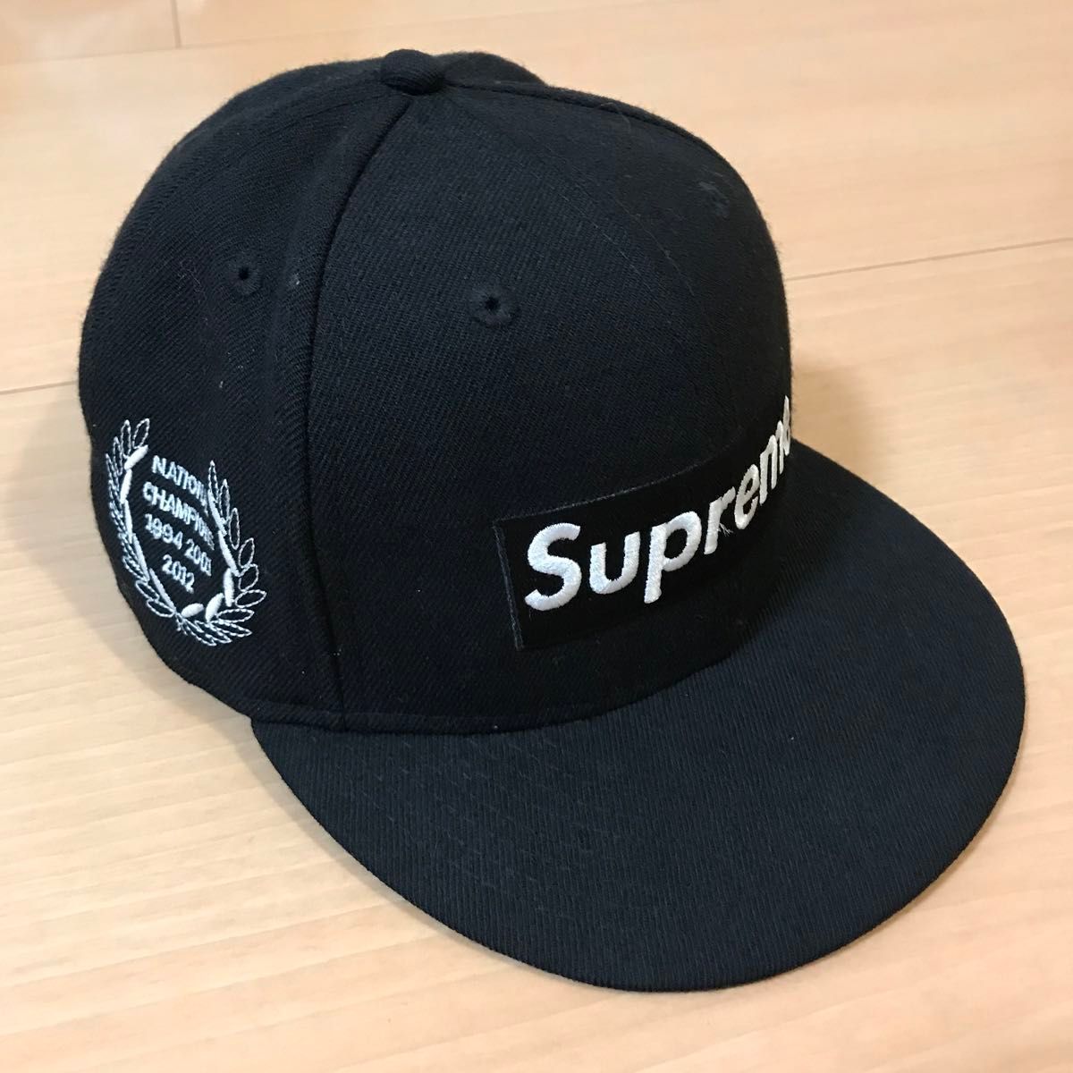 SUPREME 12SS NEW ERA National Champions Box Logo 7-1/2 59 SUPREME 12SS NEW ERA National Champions Box Logo 7-1/2 59