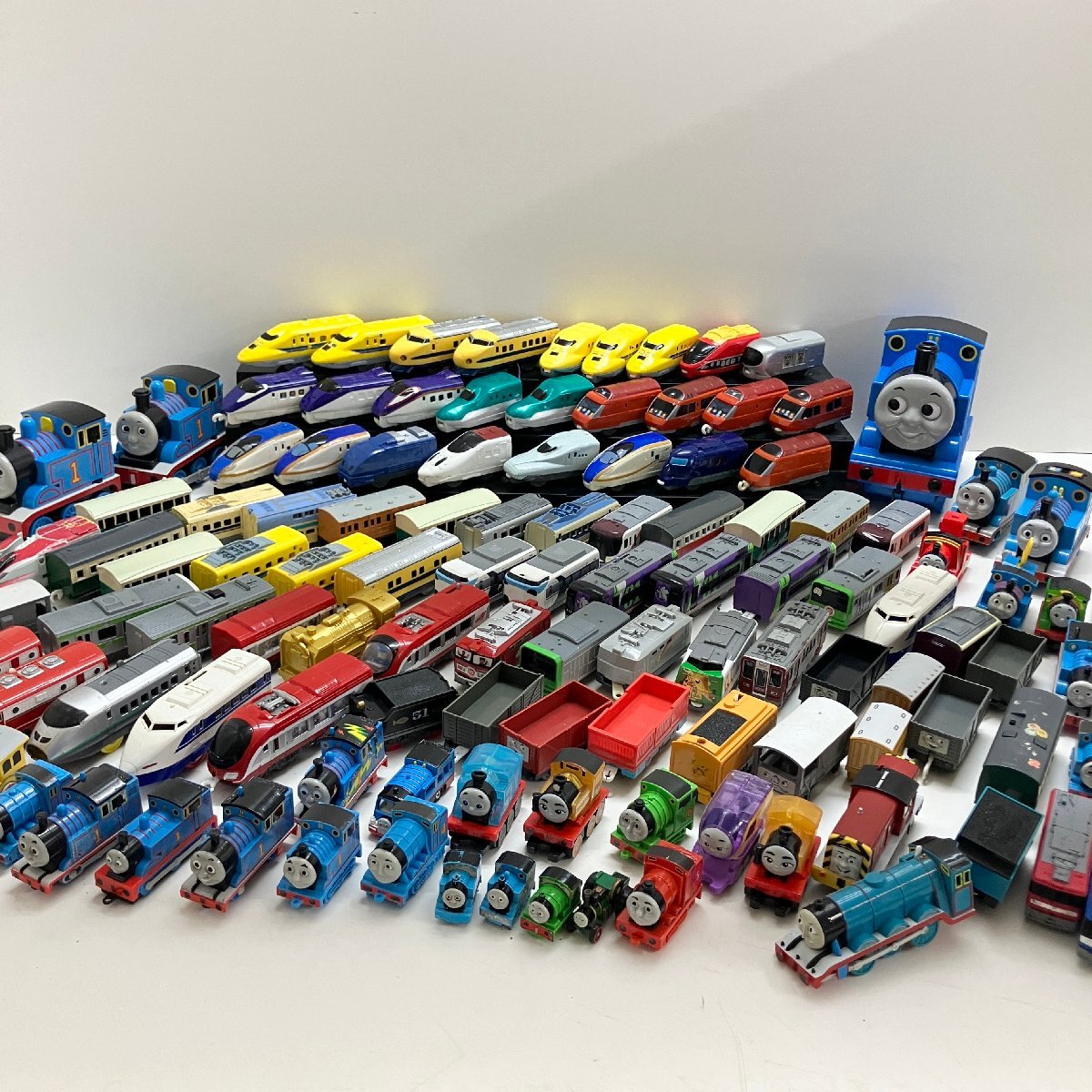 ジャンク品 プラレール トーマス 約117個 まとめ 新幹線 特急 貨物列車 ドクターイエロー など おもちゃ 現状品 ZB N/G60801/3/7.2(車両単品)｜売買されたオークション ...