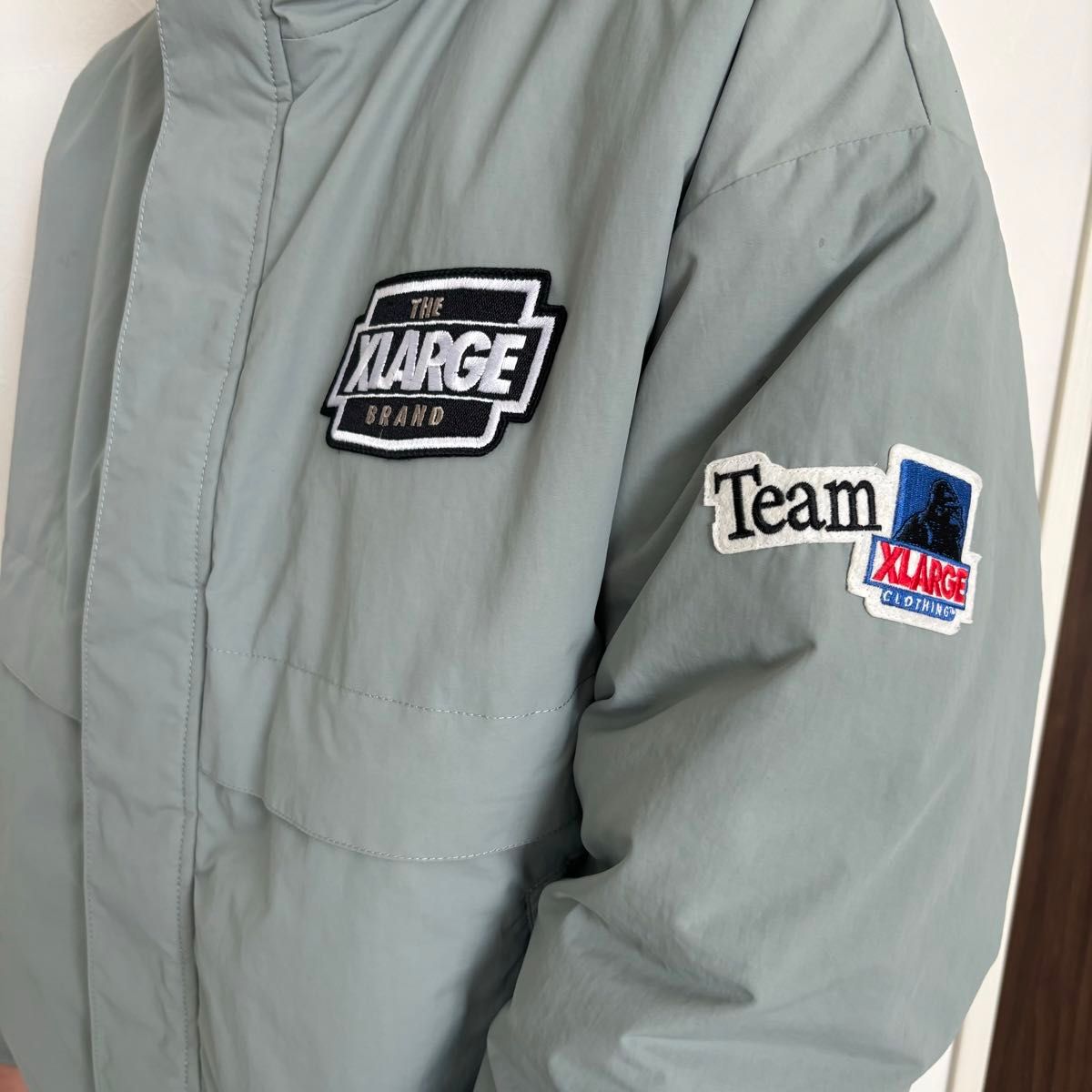 美品】X-LARGE アーチロゴ ナイロンパフジャケット エア着用 美品】X-LARGE アーチロゴ ナイロンパフジャケット エア着用