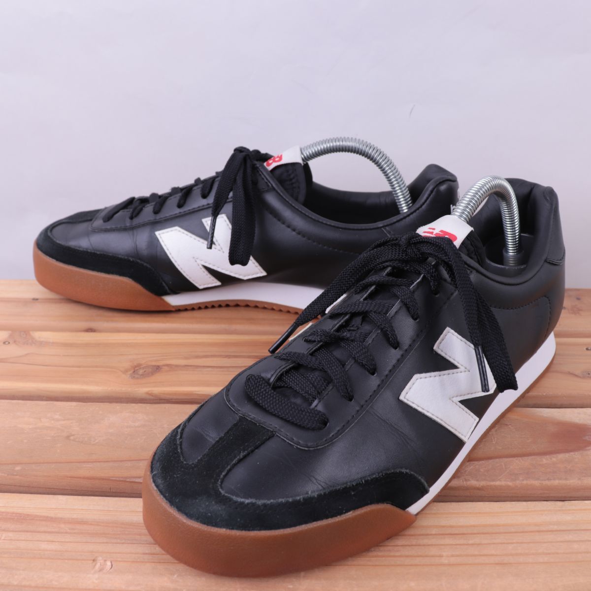 Yahoo!オークション - z4228【360】ニューバランス US8.5 26.5cm/黒 ブ...
