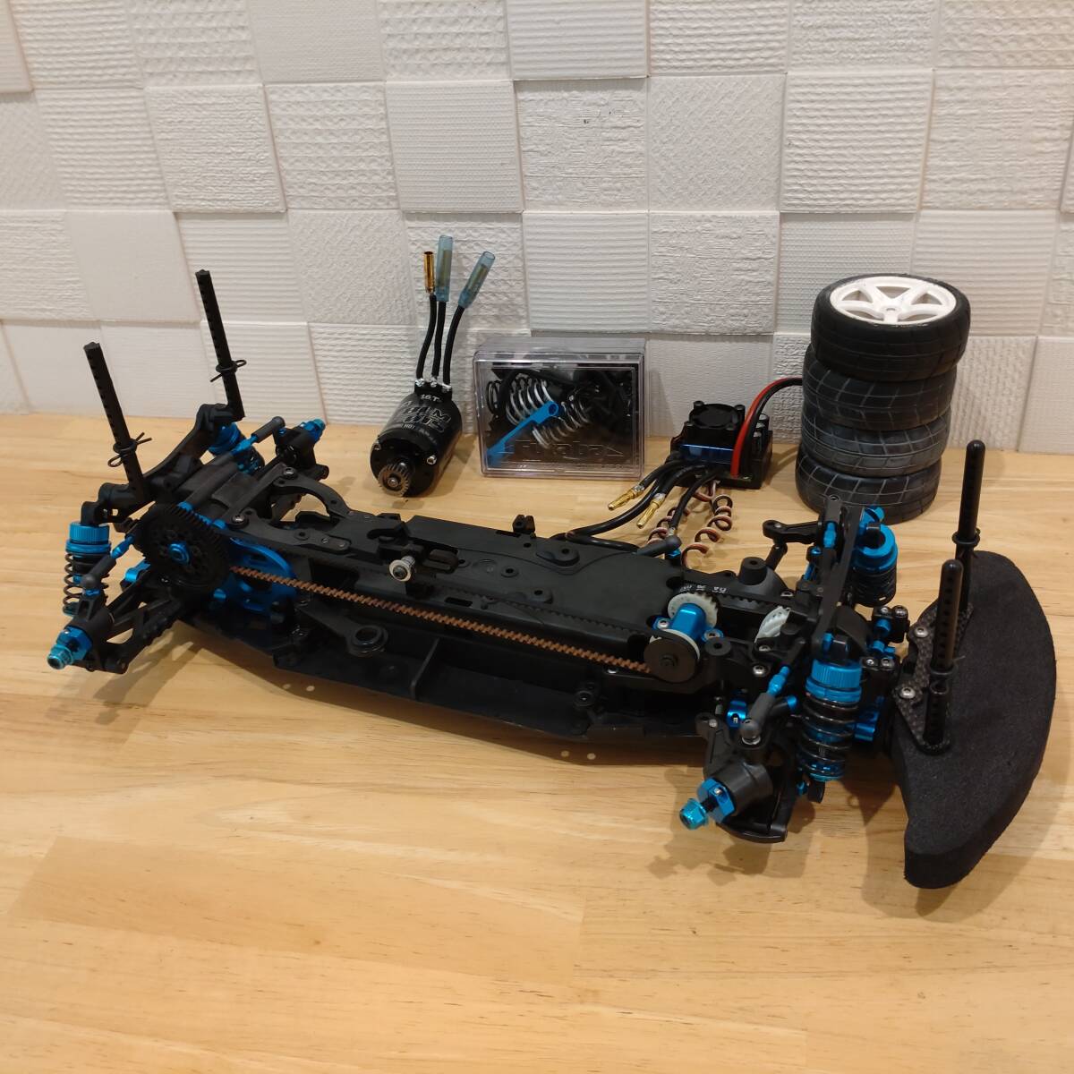 Yahoo!オークション - タミヤ TA06-R ECS TBLE-01S ブラシレスモータ T...