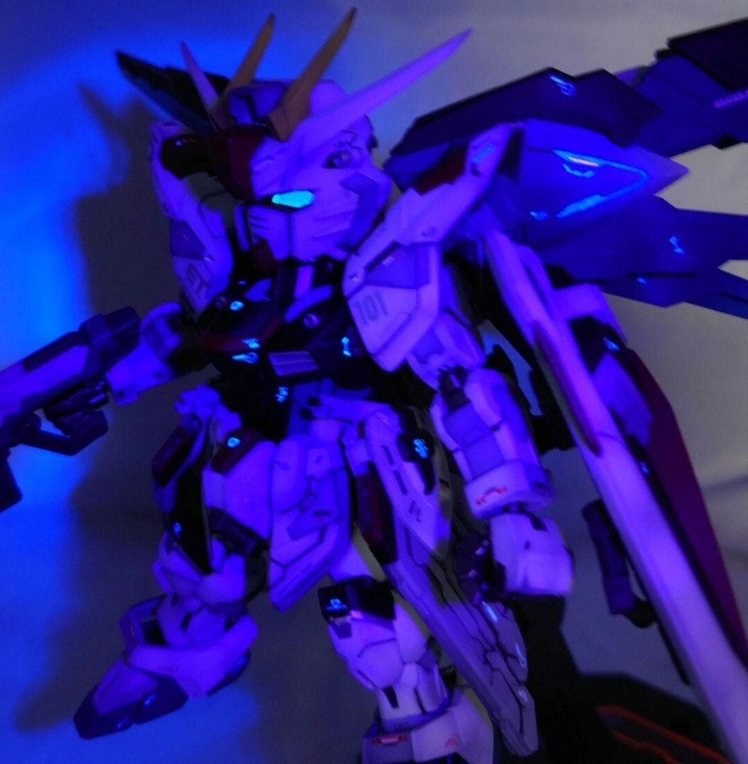 Yahoo!オークション - 全塗装 MGSD フリーダムガンダム 塗装済完成品