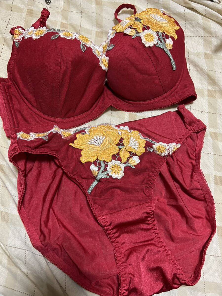 Yahoo!オークション - B80Lブラジャーショーツセット 赤